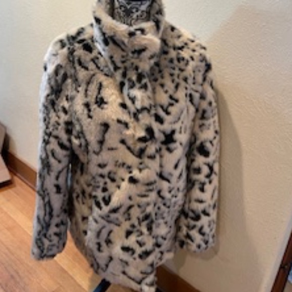 Romeo & Juliet Couture | Jackets & Coats | Romeo And Juliet High Collar Faux Fur Animal Print ...